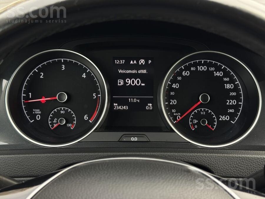 White Volkswagen Golf 2020 in Valmiera, with an engine capacity of 2.00 L and mileage of 234 thousand km for 11500 €, photo 10 on AUTOMOTO.COM.LV