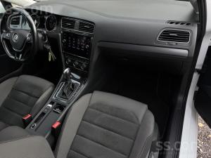 White Volkswagen Golf 2020 in Valmiera, with an engine capacity of 2.00 L and mileage of 234 thousand km for 11500 €, photo 21 on AUTOMOTO.COM.LV