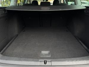White Volkswagen Golf 2020 in Valmiera, with an engine capacity of 2.00 L and mileage of 234 thousand km for 11500 €, photo 22 on AUTOMOTO.COM.LV
