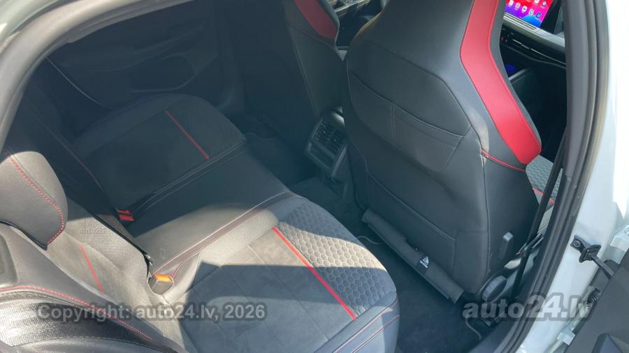 White Volkswagen Golf 2021 in Tallinn, with an engine capacity of 2.00 L and mileage of 83 thousand km for 31000 €, photo 12 on AUTOMOTO.COM.LV