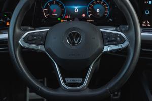Balts Volkswagen Golf 2021 Ventspils, ar dzinēja tilpumu 2.00 L un nobraukumu 152 tūkst. km par 22500 €, foto 21 vietnē AUTOMOTO.COM.LV
