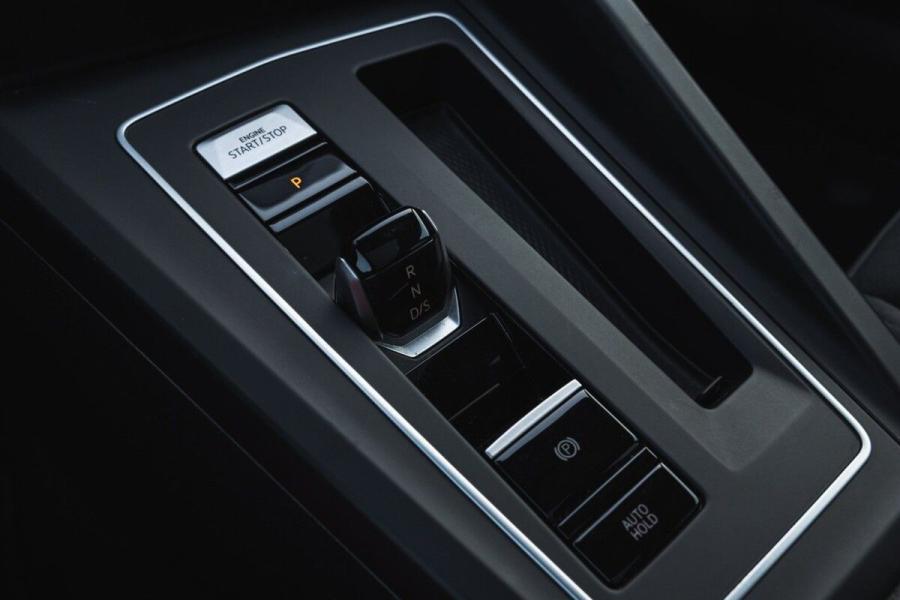 Balts Volkswagen Golf 2021 Ventspils, ar dzinēja tilpumu 2.00 L un nobraukumu 152 tūkst. km par 22500 €, foto 31 vietnē AUTOMOTO.COM.LV