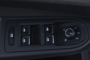 Balts Volkswagen Golf 2021 Ventspils, ar dzinēja tilpumu 2.00 L un nobraukumu 152 tūkst. km par 22500 €, foto 32 vietnē AUTOMOTO.COM.LV