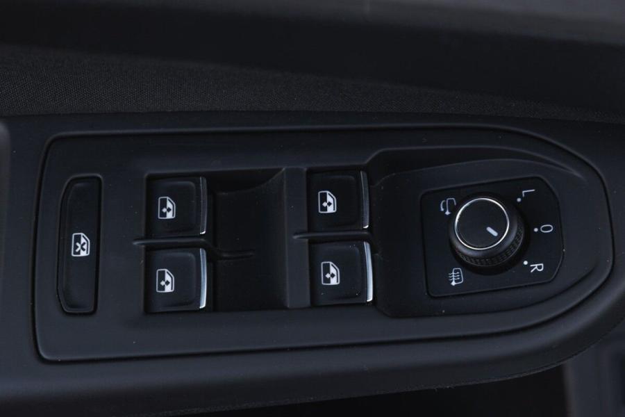 Balts Volkswagen Golf 2021 Ventspils, ar dzinēja tilpumu 2.00 L un nobraukumu 152 tūkst. km par 22500 €, foto 32 vietnē AUTOMOTO.COM.LV