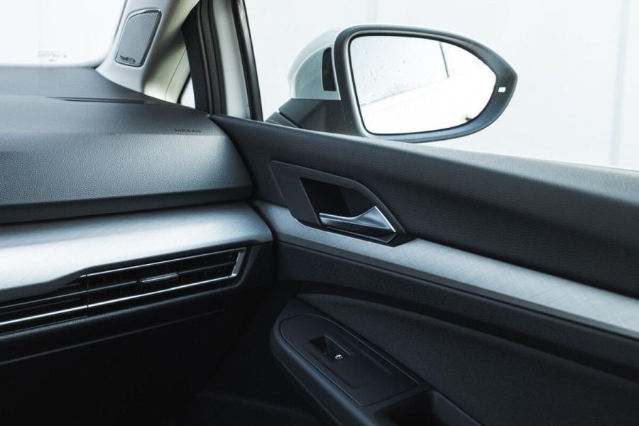 Balts Volkswagen Golf 2021 Ventspils, ar dzinēja tilpumu 2.00 L un nobraukumu 152 tūkst. km par 22500 €, foto 33 vietnē AUTOMOTO.COM.LV