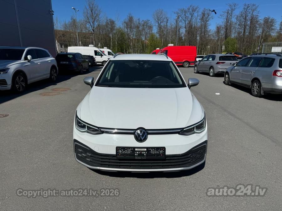 White Volkswagen Golf 2022 in Tallinn, with an engine capacity of 2.00 L and mileage of 175 thousand km for 22900 €, photo 3 on AUTOMOTO.COM.LV