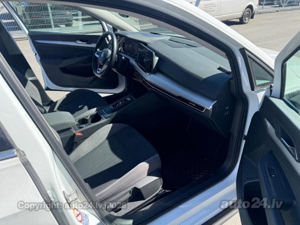 White Volkswagen Golf 2022 in Tallinn, with an engine capacity of 2.00 L and mileage of 175 thousand km for 22900 €, photo 10 on AUTOMOTO.COM.LV