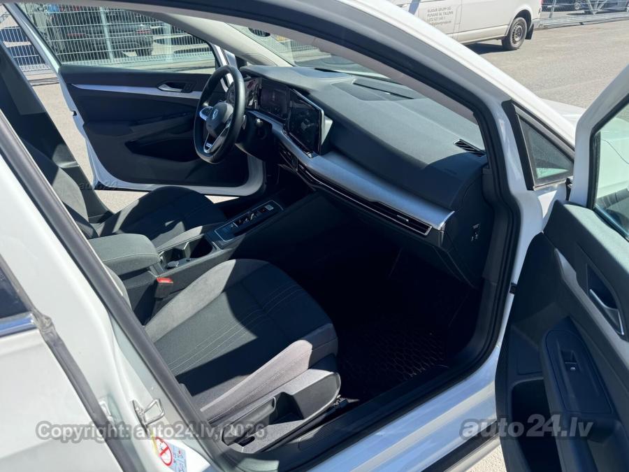 White Volkswagen Golf 2022 in Tallinn, with an engine capacity of 2.00 L and mileage of 175 thousand km for 22900 €, photo 11 on AUTOMOTO.COM.LV