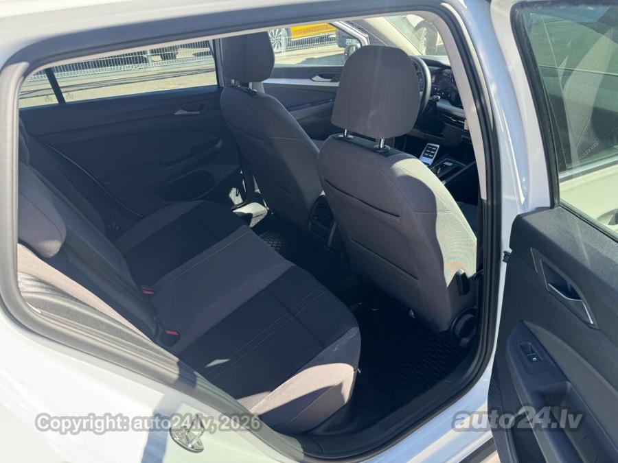 White Volkswagen Golf 2022 in Tallinn, with an engine capacity of 2.00 L and mileage of 175 thousand km for 22900 €, photo 13 on AUTOMOTO.COM.LV