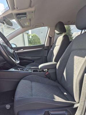 White Volkswagen Golf 2022 in Siauliai, with an engine capacity of 1.97 L and mileage of 267 thousand km for 10900 €, photo 7 on AUTOMOTO.COM.LV