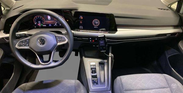 White Volkswagen Golf 2022 in Vilnius, with an engine capacity of 1.50 L and mileage of 58 thousand km for 18275 €, photo 7 on AUTOMOTO.COM.LV
