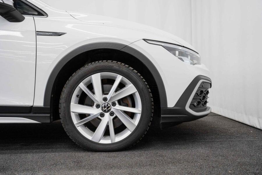 Balts Volkswagen Golf 2022 Tallina, ar dzinēja tilpumu 2.00 L un nobraukumu 175 tūkst. km par 22900 €, foto 17 vietnē AUTOMOTO.COM.LV