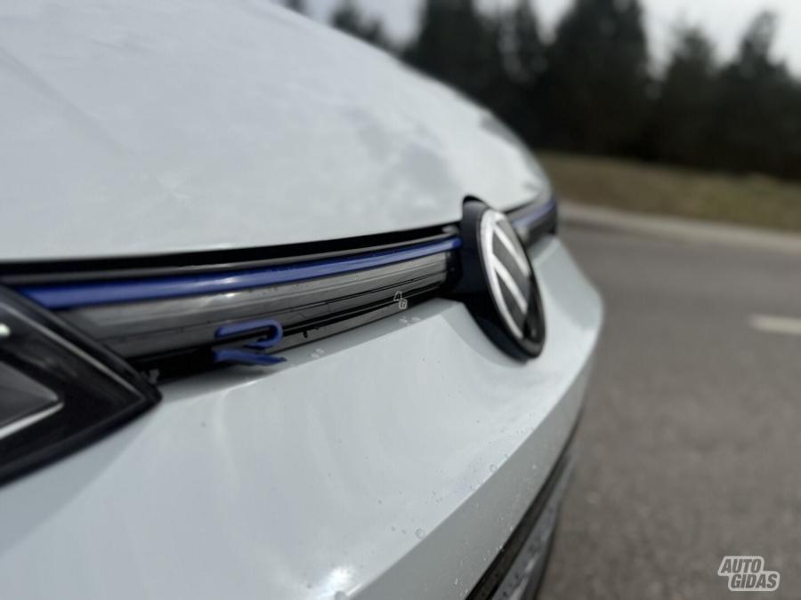 Белый Фольксваген Гольф 2023 в Вильнюс, объемом двигателя 2.00 л и пробегом 70 тыс. км за 31000 €, фото 14 на AUTOMOTO.COM.LV