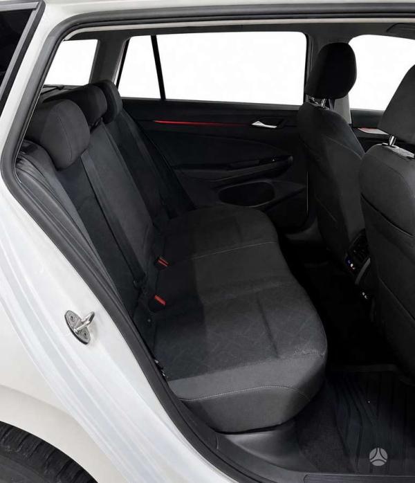 Balts Volkswagen Golf 2023 Kauņa, ar dzinēja tilpumu 1.97 L un nobraukumu 135 tūkst. km par 17700 €, foto 7 vietnē AUTOMOTO.COM.LV