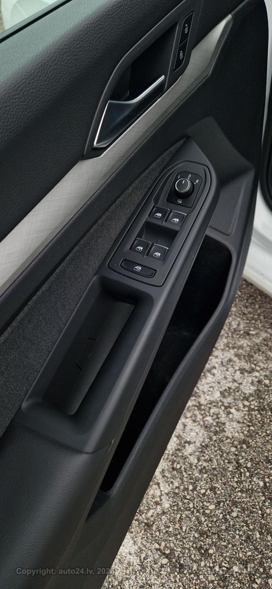 Balts Volkswagen Golf 2023 Pērnava, ar dzinēja tilpumu 1.50 L un nobraukumu 120 tūkst. km par 20999 €, foto 23 vietnē AUTOMOTO.COM.LV