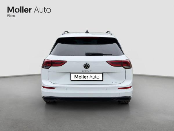 Balts Volkswagen Golf 2023 Pērnava, ar dzinēja tilpumu 1.50 L un nobraukumu 114 tūkst. km par 18850 €, foto 4 vietnē AUTOMOTO.COM.LV