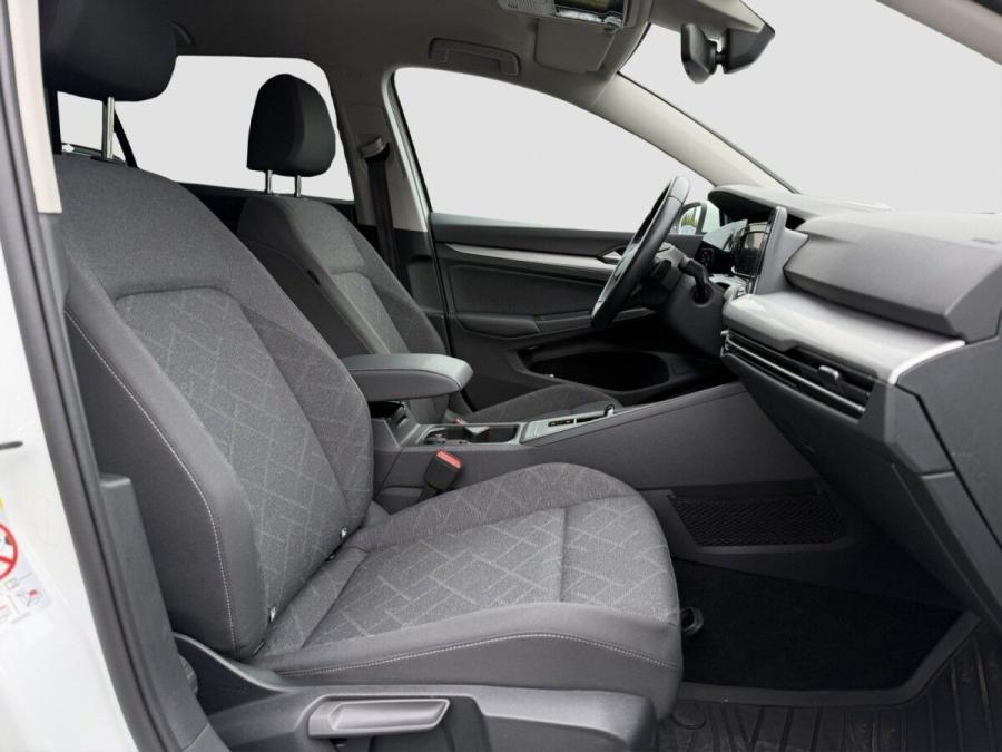 Balts Volkswagen Golf 2023 Pērnava, ar dzinēja tilpumu 1.50 L un nobraukumu 114 tūkst. km par 18850 €, foto 6 vietnē AUTOMOTO.COM.LV