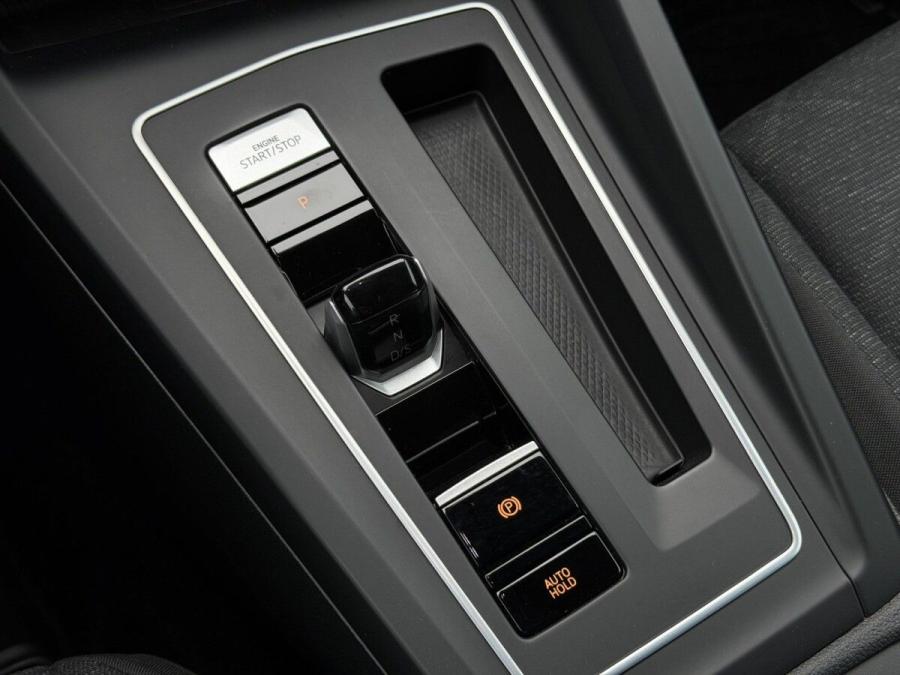 Balts Volkswagen Golf 2023 Pērnava, ar dzinēja tilpumu 1.50 L un nobraukumu 114 tūkst. km par 18850 €, foto 17 vietnē AUTOMOTO.COM.LV