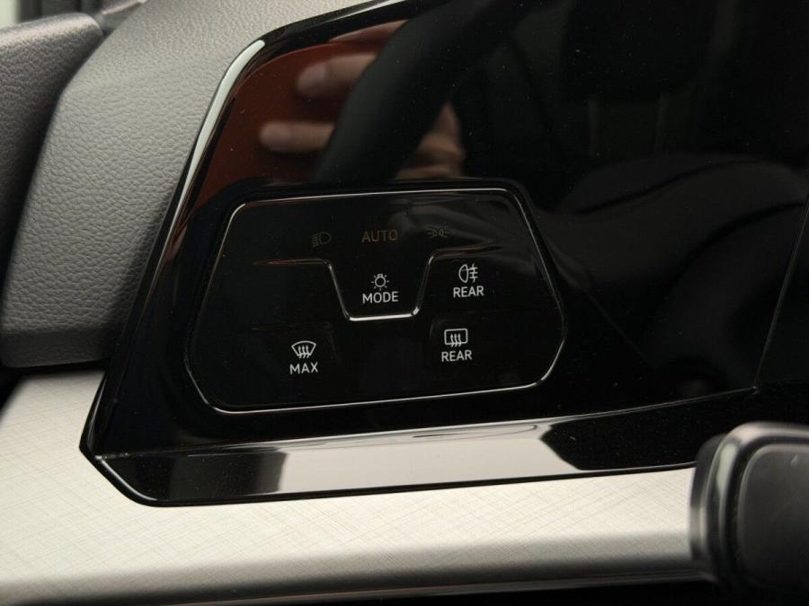 Balts Volkswagen Golf 2023 Pērnava, ar dzinēja tilpumu 1.50 L un nobraukumu 114 tūkst. km par 18850 €, foto 18 vietnē AUTOMOTO.COM.LV