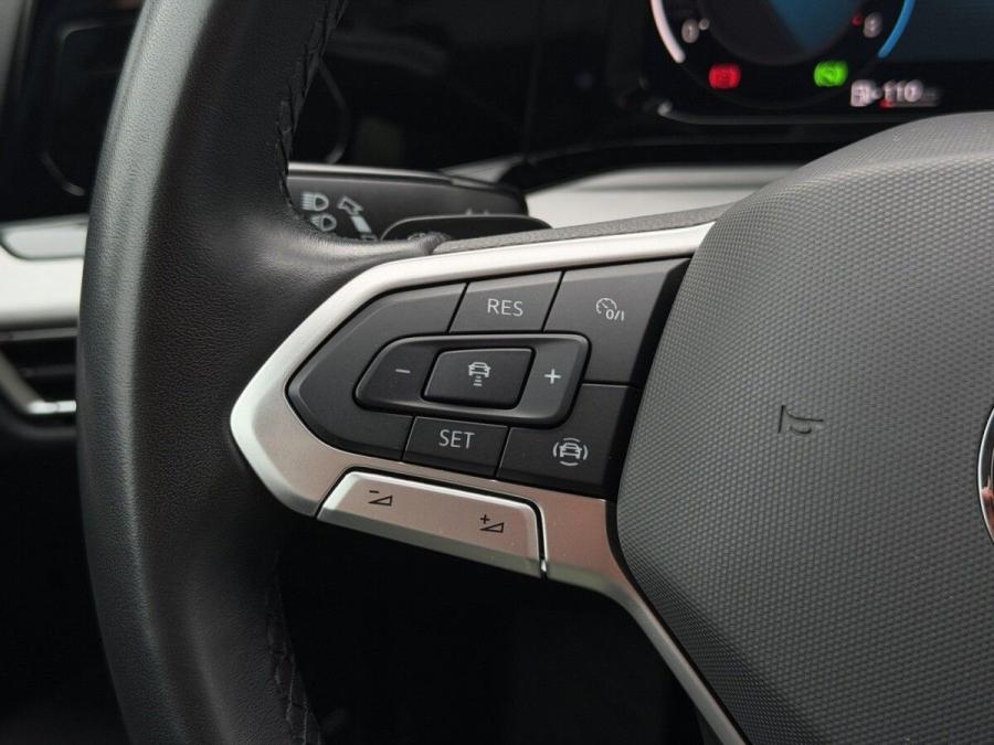 Balts Volkswagen Golf 2023 Pērnava, ar dzinēja tilpumu 1.50 L un nobraukumu 114 tūkst. km par 18850 €, foto 19 vietnē AUTOMOTO.COM.LV
