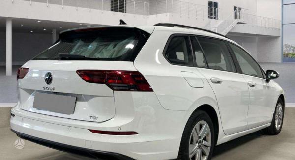 White Volkswagen Golf 2023 in Vilnius, with an engine capacity of 1.50 L and mileage of 43 thousand km for 18997 €, photo 2 on AUTOMOTO.COM.LV