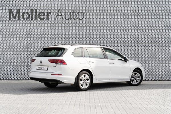 Volkswagen Golf 2024 Mārupe vietnē Balts Volkswagen Golf 2024 Mārupe, ar dzinēja tilpumu 2.00 L un nobraukumu 59 tūkst. km par 21900 €, foto 5 vietnē AUTOMOTO.COM.LV