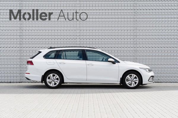 Volkswagen Golf 2024 Mārupe vietnē Balts Volkswagen Golf 2024 Mārupe, ar dzinēja tilpumu 2.00 L un nobraukumu 59 tūkst. km par 21900 €, foto 6 vietnē AUTOMOTO.COM.LV