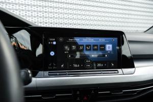Balts Volkswagen Golf 2024 Mārupe, ar dzinēja tilpumu 2.00 L un nobraukumu 59 tūkst. km par 21900 €, foto 19 vietnē AUTOMOTO.COM.LV