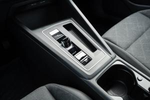 Balts Volkswagen Golf 2024 Mārupe, ar dzinēja tilpumu 2.00 L un nobraukumu 59 tūkst. km par 21900 €, foto 20 vietnē AUTOMOTO.COM.LV
