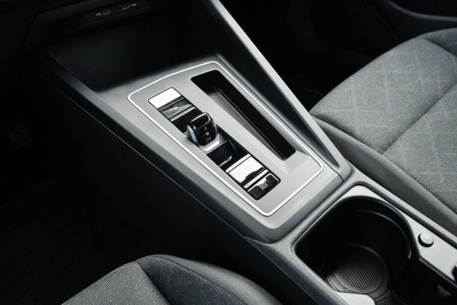 Balts Volkswagen Golf 2024 Mārupe, ar dzinēja tilpumu 2.00 L un nobraukumu 59 tūkst. km par 21900 €, foto 20 vietnē AUTOMOTO.COM.LV