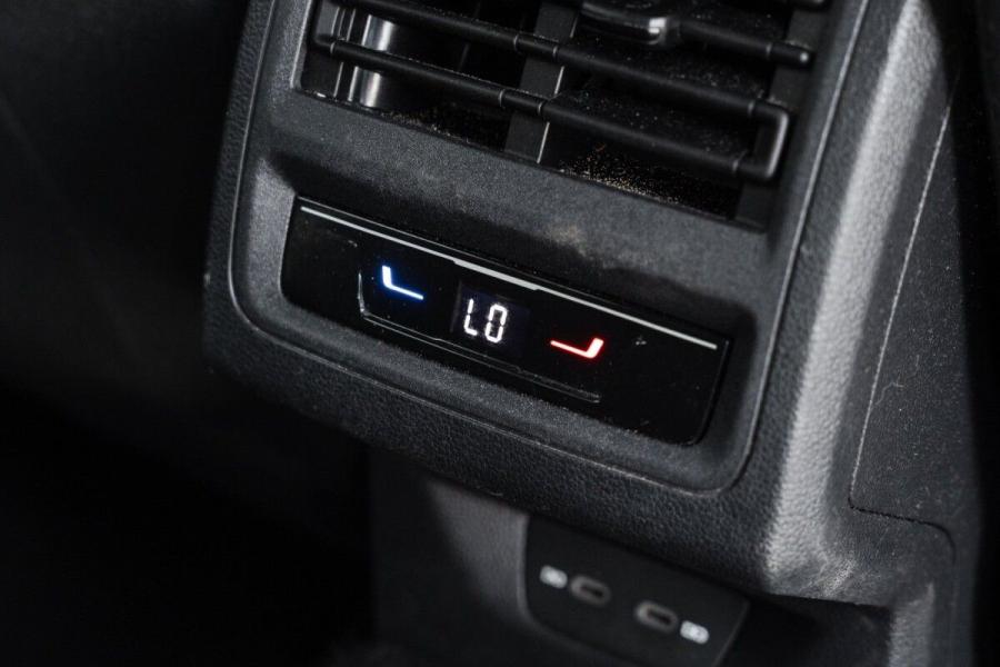 Balts Volkswagen Golf 2024 Mārupe, ar dzinēja tilpumu 2.00 L un nobraukumu 59 tūkst. km par 21900 €, foto 22 vietnē AUTOMOTO.COM.LV