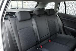 Balts Volkswagen Golf 2024 Mārupe, ar dzinēja tilpumu 2.00 L un nobraukumu 59 tūkst. km par 21900 €, foto 23 vietnē AUTOMOTO.COM.LV