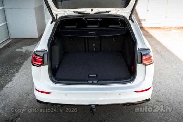 White Volkswagen Golf 2025 in Tartu, with an engine capacity of 1.50 L and mileage of 19 thousand km for 29900 €, photo 7 on AUTOMOTO.COM.LV
