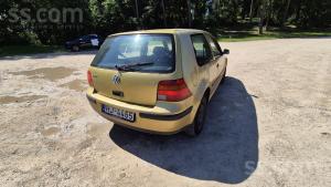 Yellow Volkswagen Golf 1999 in Riga, with an engine capacity of 1.60 L and mileage of 269 thousand km for 850 €, photo 3 on AUTOMOTO.COM.LV