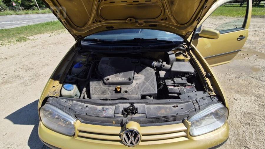 Yellow Volkswagen Golf 1999 in Riga, with an engine capacity of 1.60 L and mileage of 269 thousand km for 850 €, photo 5 on AUTOMOTO.COM.LV