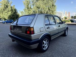 Yellow Volkswagen Golf 1987 in Vilnius, with an engine capacity of 1.60 L and mileage of 171 thousand km for 1300 €, photo 5 on AUTOMOTO.COM.LV