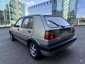Yellow Volkswagen Golf 1987 in Vilnius, with an engine capacity of 1.60 L and mileage of 171 thousand km for 1300 €, photo 6 on AUTOMOTO.COM.LV