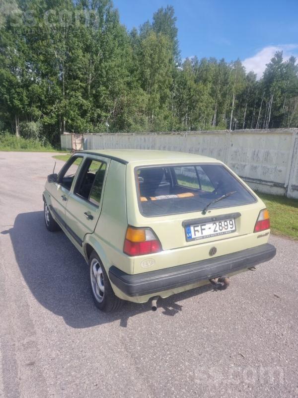 Yellow Volkswagen Golf 1990 in Riga, with an engine capacity of 1.60 L and mileage of 168 thousand km for 3000 €, photo 5 on AUTOMOTO.COM.LV