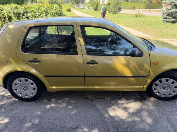 Yellow Volkswagen Golf 1998 in Kaunas, with an engine capacity of 1.90 L and mileage of 254 thousand km for 1100 €, photo 5 on AUTOMOTO.COM.LV