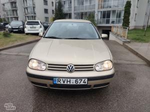 Yellow Volkswagen Golf 2001 in Vilnius, with an engine capacity of 1.40 L and mileage of 103 thousand km for 1800 €, photo 4 on AUTOMOTO.COM.LV