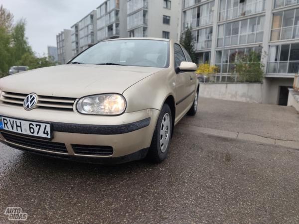 Dzeltens Volkswagen Golf 2001 Viļņa, ar dzinēja tilpumu 1.40 L un nobraukumu 103 tūkst. km par 1800 €, foto 4 vietnē AUTOMOTO.COM.LV