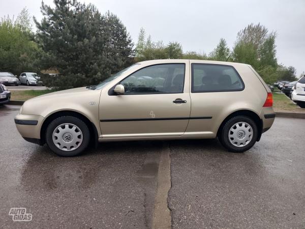 Dzeltens Volkswagen Golf 2001 Viļņa, ar dzinēja tilpumu 1.40 L un nobraukumu 103 tūkst. km par 1800 €, foto 5 vietnē AUTOMOTO.COM.LV
