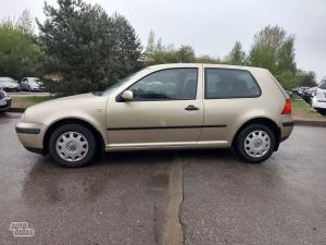 Yellow Volkswagen Golf 2001 in Vilnius, with an engine capacity of 1.40 L and mileage of 103 thousand km for 1800 €, photo 6 on AUTOMOTO.COM.LV