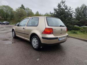 Yellow Volkswagen Golf 2001 in Vilnius, with an engine capacity of 1.40 L and mileage of 103 thousand km for 1800 €, photo 7 on AUTOMOTO.COM.LV