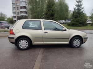 Yellow Volkswagen Golf 2001 in Vilnius, with an engine capacity of 1.40 L and mileage of 103 thousand km for 1800 €, photo 10 on AUTOMOTO.COM.LV