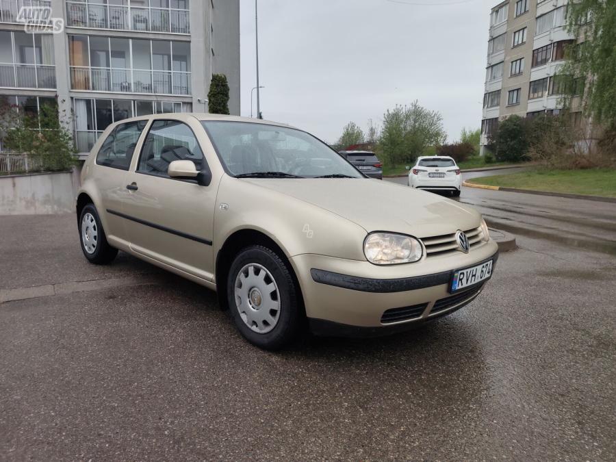 Yellow Volkswagen Golf 2001 in Vilnius, with an engine capacity of 1.40 L and mileage of 103 thousand km for 1800 €, photo 11 on AUTOMOTO.COM.LV