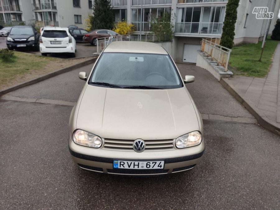 Yellow Volkswagen Golf 2001 in Vilnius, with an engine capacity of 1.40 L and mileage of 103 thousand km for 1800 €, photo 12 on AUTOMOTO.COM.LV