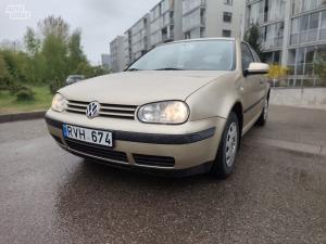 Dzeltens Volkswagen Golf 2001 Viļņa, ar dzinēja tilpumu 1.40 L un nobraukumu 103 tūkst. km par 1800 €, foto  vietnē AUTOMOTO.COM.LV