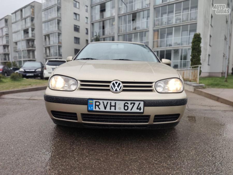 Dzeltens Volkswagen Golf 2001 Viļņa, ar dzinēja tilpumu 1.40 L un nobraukumu 103 tūkst. km par 1800 €, foto 3 vietnē AUTOMOTO.COM.LV