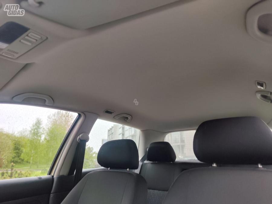 Dzeltens Volkswagen Golf 2001 Viļņa, ar dzinēja tilpumu 1.40 L un nobraukumu 103 tūkst. km par 1800 €, foto 16 vietnē AUTOMOTO.COM.LV